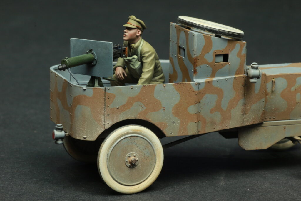 Build up! Model T RNAS Armoured Car - ICM Holding