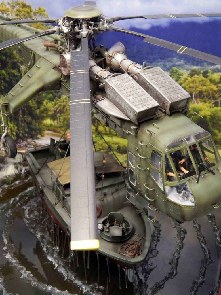 BUILD UP! Sikorsky CH-54A Tarhe - ICM Holding